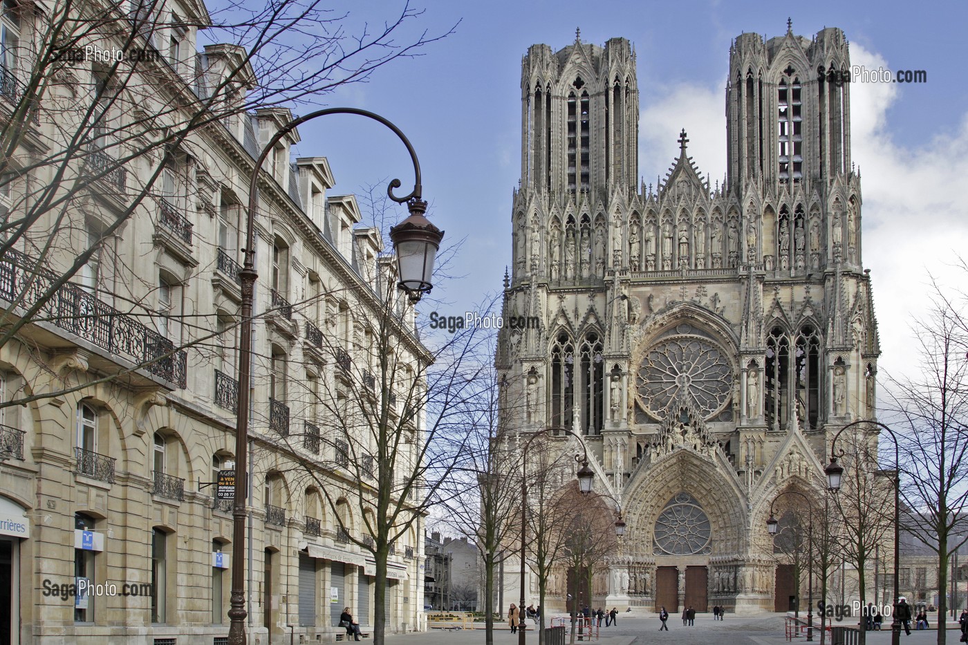 photo de CATHEDRALE NOTRE-DAME EDIFIEE AU XIIIEME SIECLE, REALISATION MAJEURE DE L'ART GOTHIQUE ...