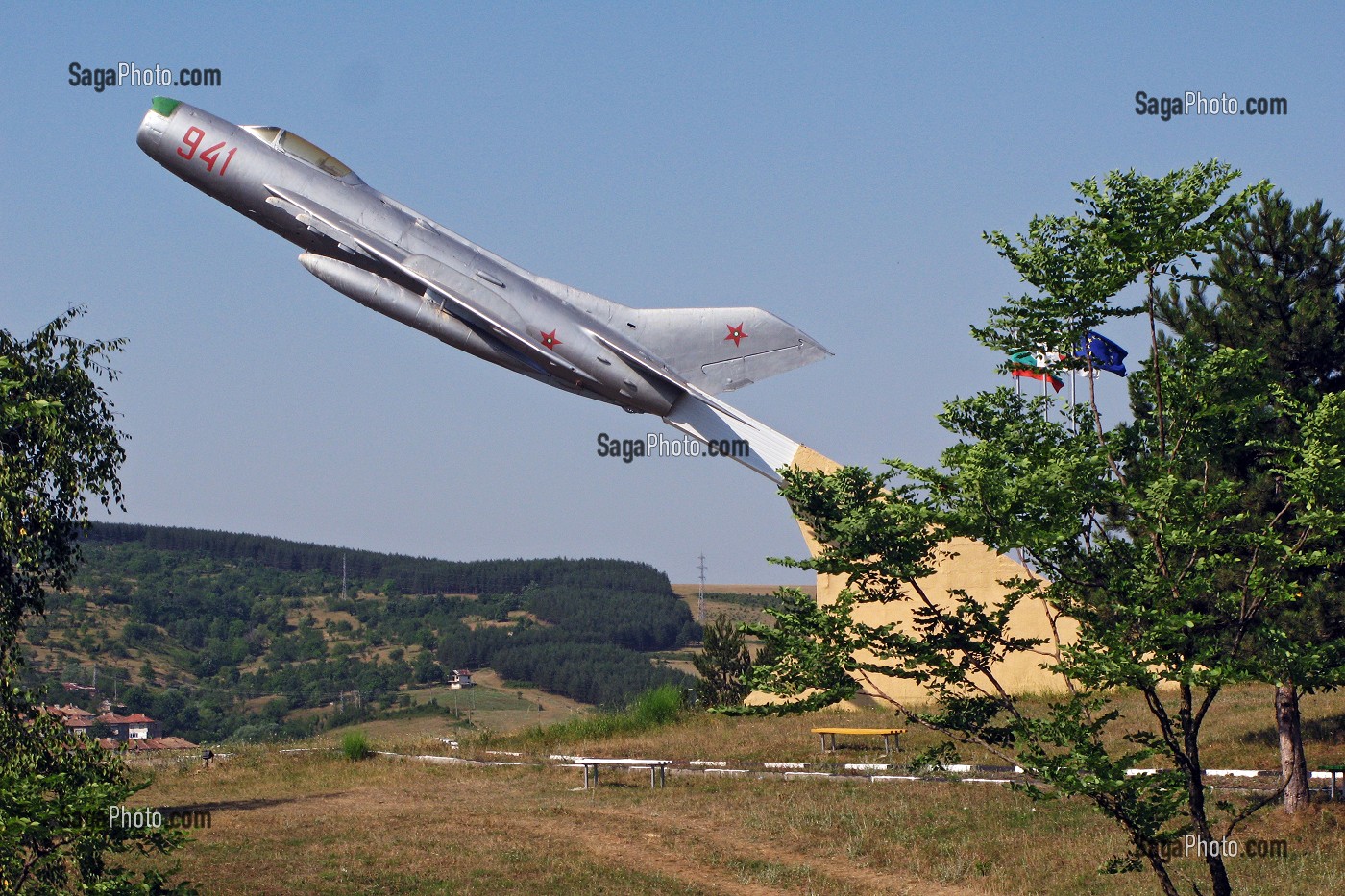 photo de MONUMENT, AVION, A LA GLOIRE DE L'ARMEE DE L'AIR BULGARE ...