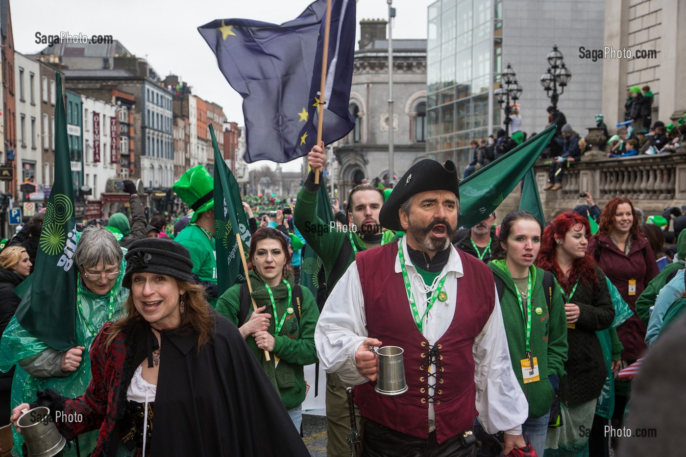 photo de PARTICIPANTS DEGUISES EN PIRATES AU RASSEMBLEMENT DES ...