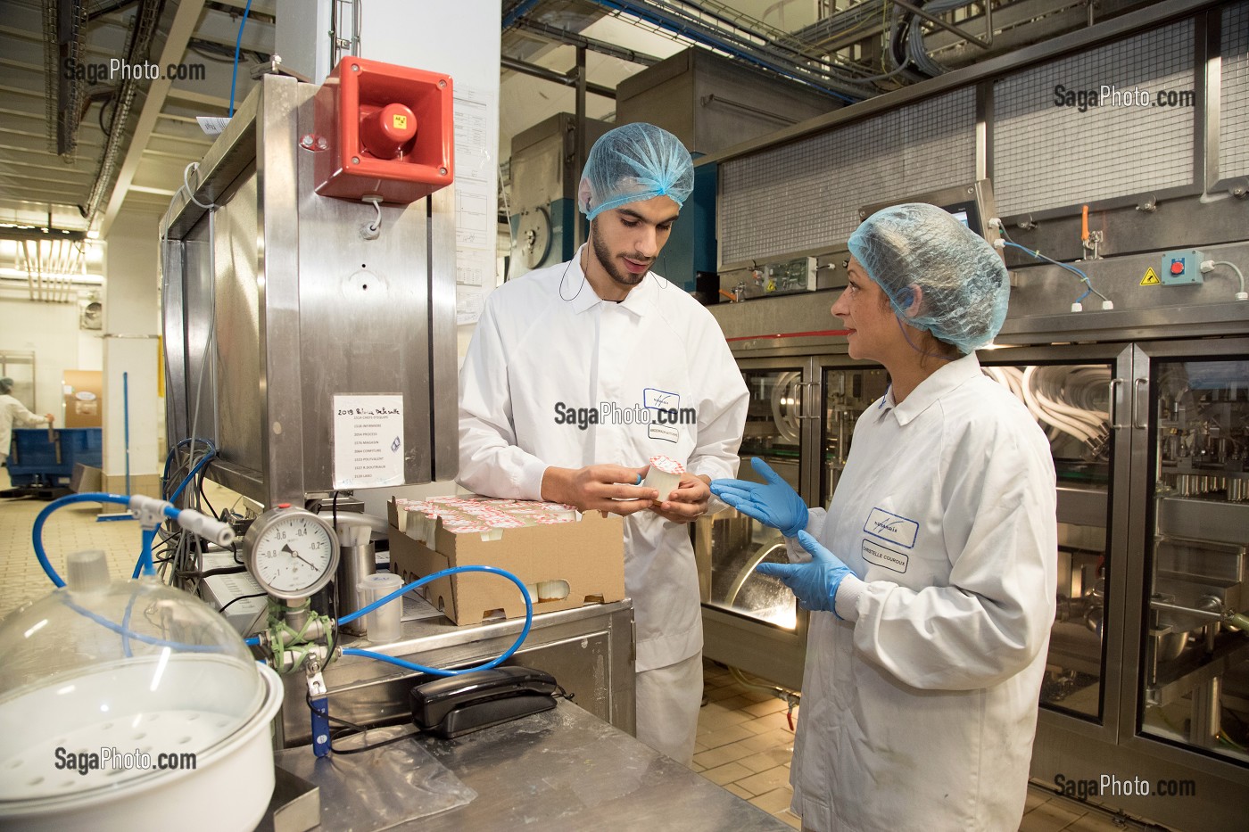 photo de EMPLOYE DE LA SOCIETE NOVANDIE, AUNEAU (28), FRANCE
