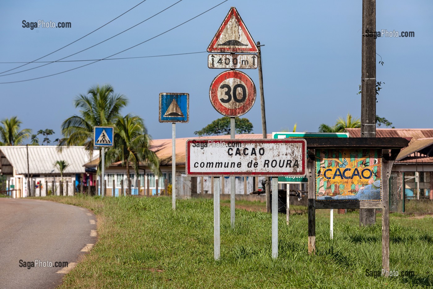 photo de VILLAGE HMONG DE CACAO, GUYANE FRANCAISE, DEPARTEMENT-REGION D ...