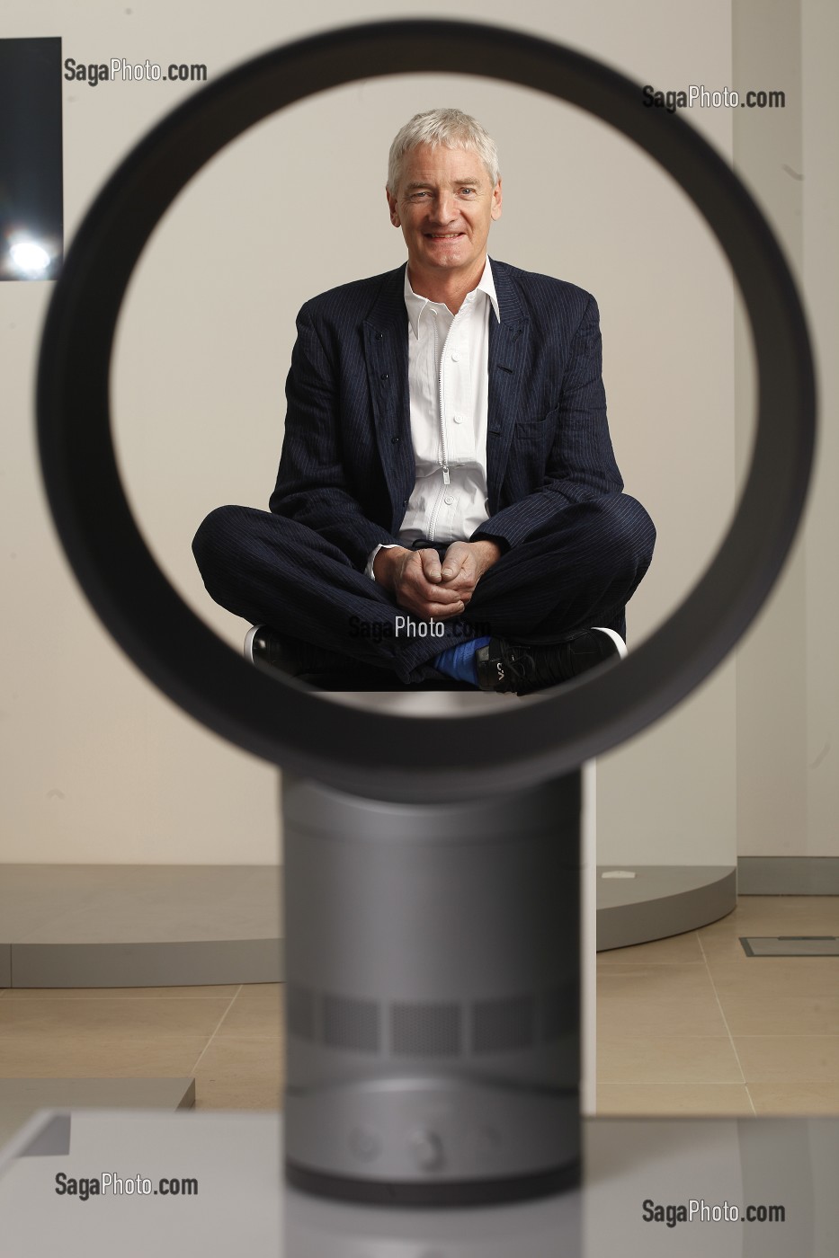 photo de PORTRAIT DE JAMES DYSON, PRESIDENT-FONDATEUR DE LA SOCIETE DYSON