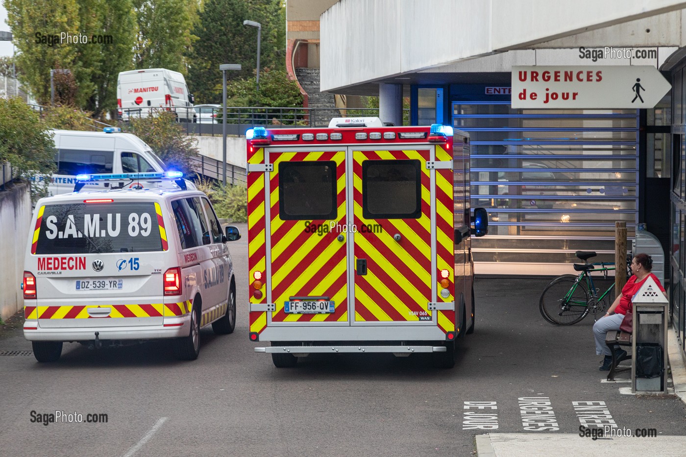 photo de DEPOSE DE LA VICTIME AUX URGENCES DE L'HOPITAL, INTERVENTION ...