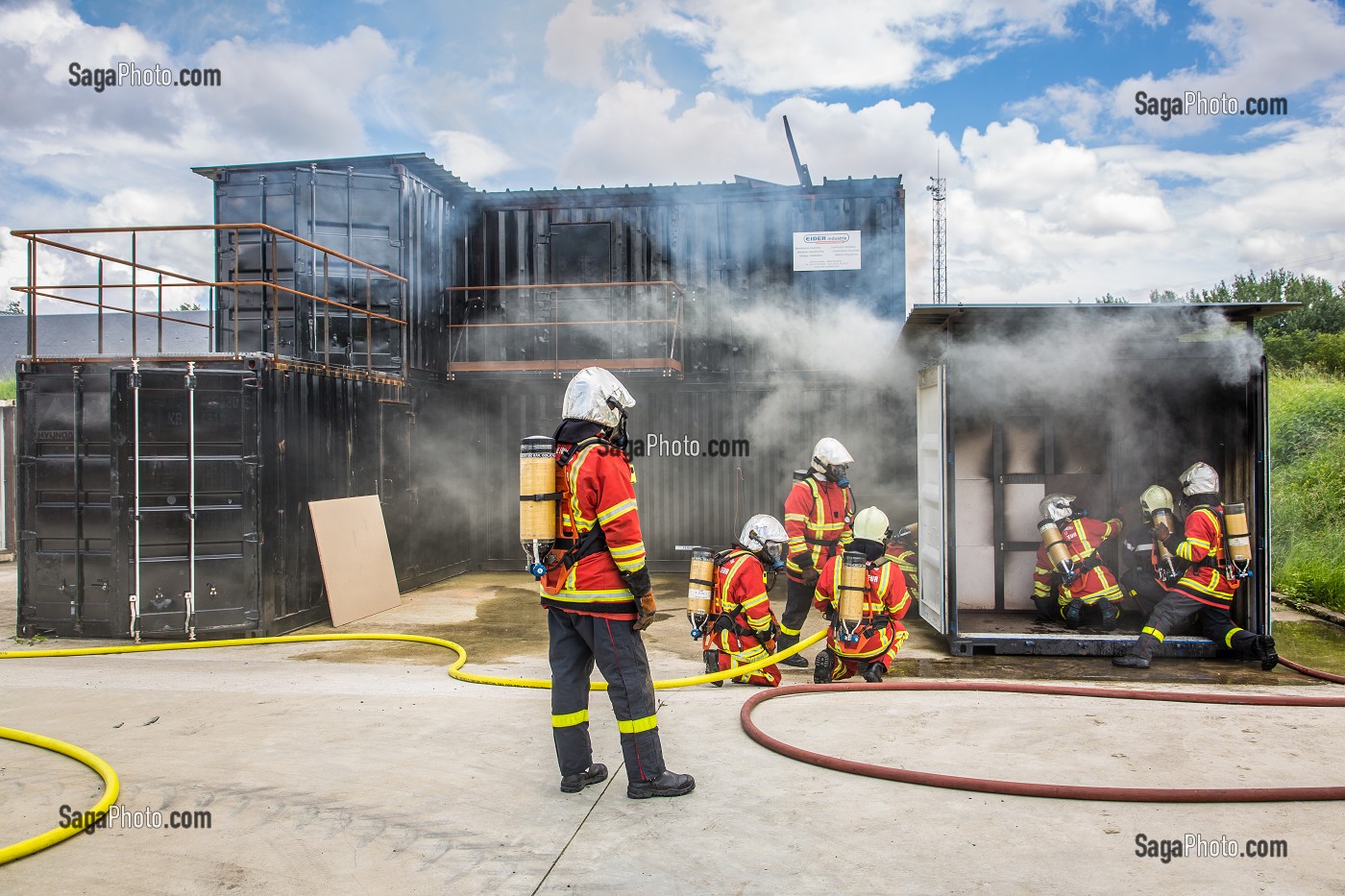 photo de ILLUSTRATION CAISSONS A FEU, CENTRE DE FORMATION SAPEURS POMPIERS