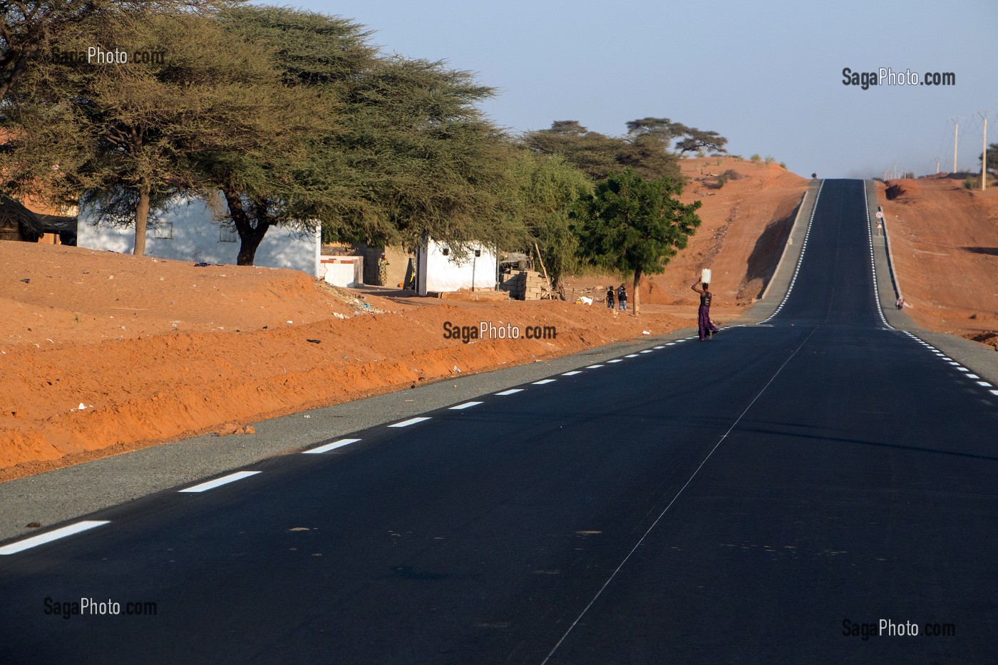 photo de LA NATIONAL 2, ROUTE REFAITE ENTIEREMENT ENTRE SAINT-LOUIS ET ...