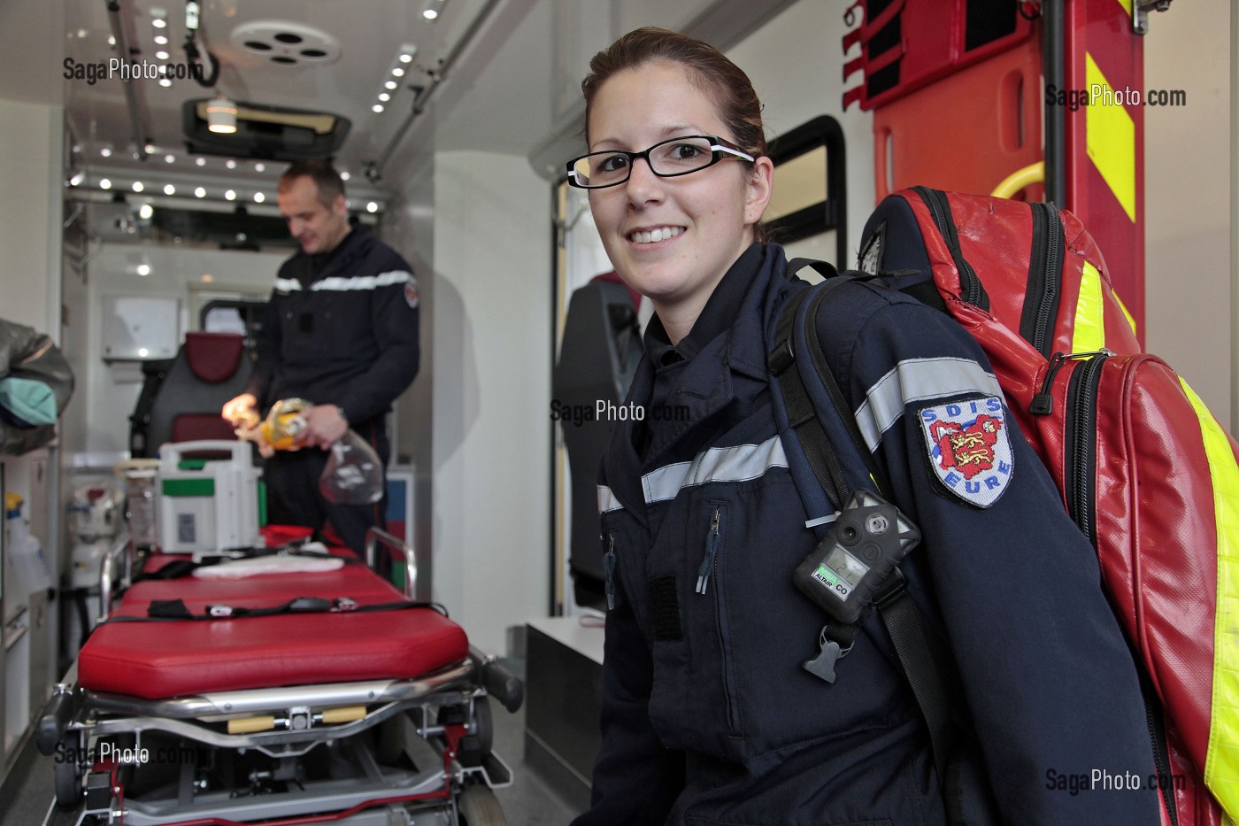 photo de ELODIE SEMENT DANS LE L'AMBULANCE SAPEUR-POMPIER, CENTRE DE ...